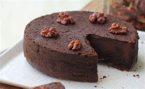 Shipra Khannaʼs Chocolate Walnut Cake Recipe Verified by Shipra Khanna