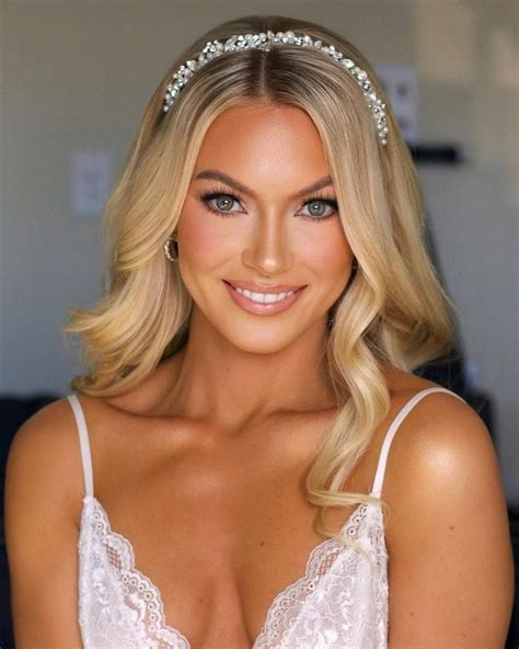 𝚋𝚢 𝚊𝚕𝚢𝚜𝚜𝚊𝚊 on Instagram Wedding makeup blonde Bridesmaid hair makeup