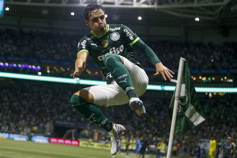 Decisivo Raphael Veiga brilha após voltar de lesão confira números