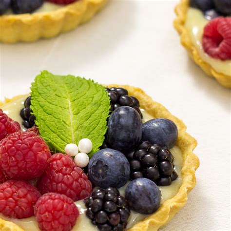Tartaletas De Crema Y Frutas Del Bosque Delantal De Alces