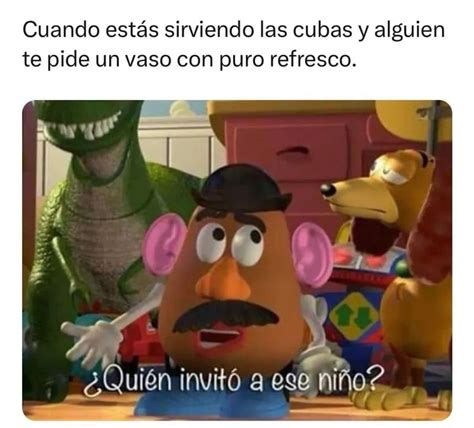 Cuando estás sirviendo las cubas y alguien te pide un vaso con puro