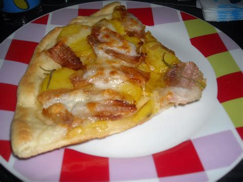 Pizza Con Le Patate E Pancetta Cosa C E In Pentola