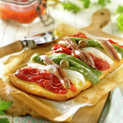 Coca De Verduras Con Anchoas