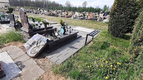 Zdjęcie 2 Około 30 nagrobków zdewastowano na cmentarzu św Józefa w