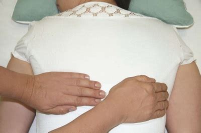 Posiciones de Reiki para la imposición de manos en la terapia Reiki