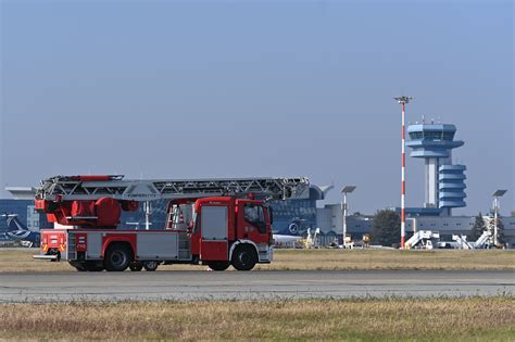 Incident șocant pe Aeroportul din Arad Un băiat de 17 ani a fost grav
