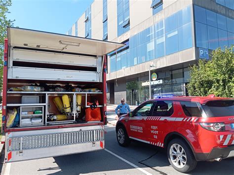 Jovem atira carro para cima de duas pessoas à porta de bar em Braga