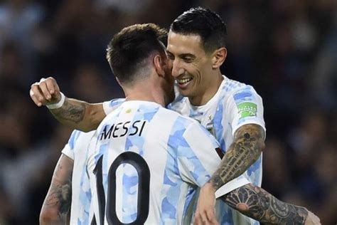Scaloni habló sobre el futuro de Messi y Di María en la Selección