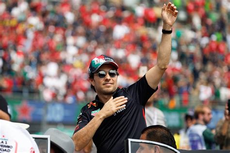 Checo Pérez se queda con el tercer lugar del Gran Premio de México GQ