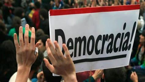 La Libertad Y La Democracia Son Obras De Arte Civilis Derechos Humanos
