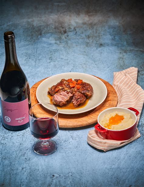 Receta Carrilleras ibéricas al vino tinto Cepas