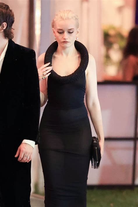 Julia Garner Vanity Fair Oscar After Party In Los Angeles 03 12 2023