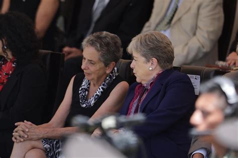 La canciller Alicia Bárcena participa en la ceremonia de repatriación