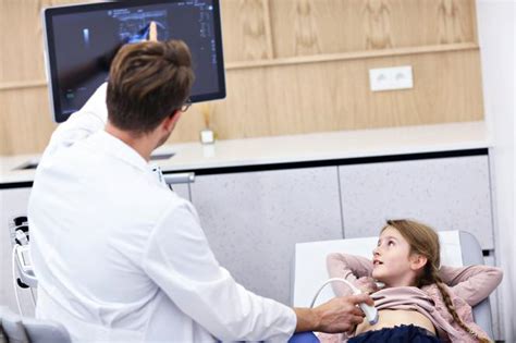 Usg brzucha u dziecka kiedy warto je wykonać Mjakmama pl
