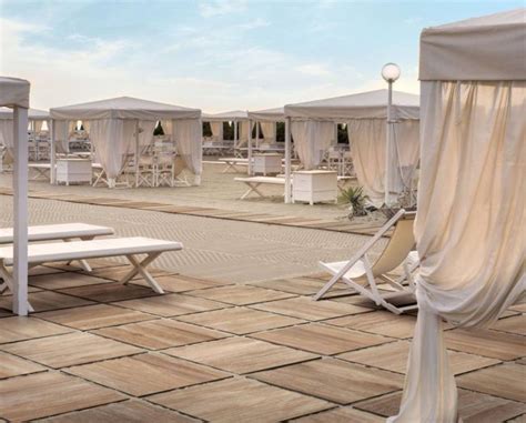 Carrelage De La Tour Terrasse En Dalle Sur Plot Bois Naturel Chene Dans