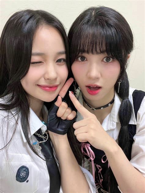 Jihan Weeekly Jiwon Cherry Bullet Selca Jihan Han Ji Hyo Weeekly