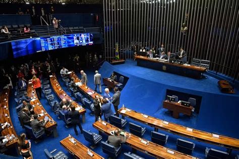 PEC que privatiza praias é alvo de polêmica Folha PE