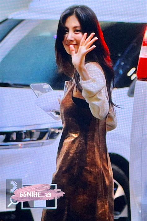 HYU DEEP on Twitter RT GGNIHC 39 220831 팬싸 출근 2 효연 HYOYEON HYO