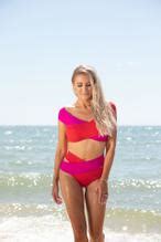 Brittany Aldean Shows Off Her Stunning Body On The Beach In Florida