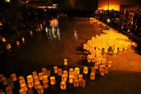 Il Sole Di Hiroshima La Cerimonia Delle Lanterne Galleggianti Zero