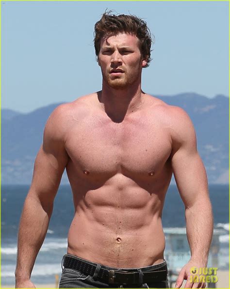 Derek Theler Shirtless