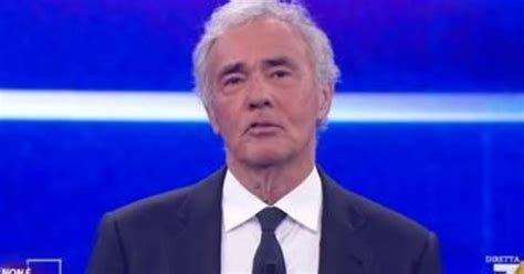 Massimo Giletti Non è l arena sospeso da La7 il colpo di scena