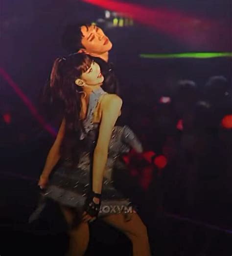 Blackpink Lisa fancam Video 2024 Şarkıcılar Koreli kadın