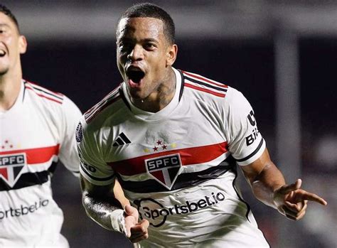 Caio Paulista renasce e se torna fundamental no São Paulo