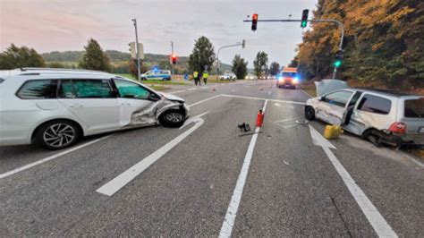 Zwei Verletzte bei Unfall im Gegenverkehr bei Königsbach