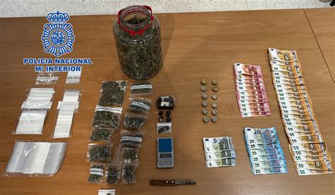 La Policía Nacional desmantela en Torrent un punto de venta de droga y