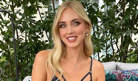 Chiara Ferragni Annuncia La Linea Intimo E Sorprende Top Pazzesco