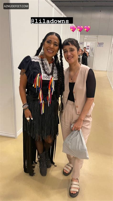 Julieta Venegas Feet Aznudefeet