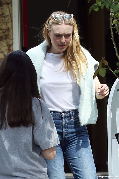 Dakota Fanning Nude The Fappening Photo 923810 FappeningBook