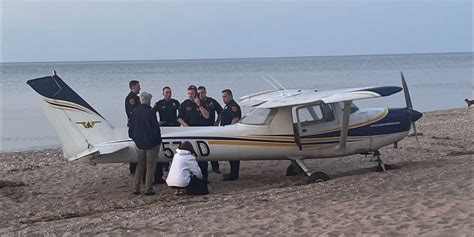 V Deo Dram Tico Avi O Faz Pouso De Emerg Ncia Em Praia De Long Island