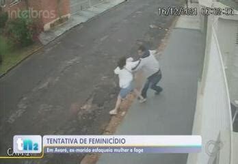 Mulher é esfaqueada mais de 10 golpes pelo ex marido no meio da rua