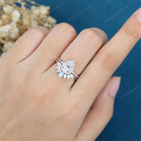 Oval Shaped Engagement Rings Simple Unique Engagement Rings Pear
