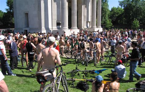 Desnudos En Bicicleta World Naked Bike Ride Cr Nicas De Una C Mara