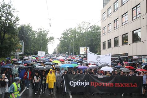 KIŠA IH NIJE OMELA Održan 4 protest Srbija protiv nasilja