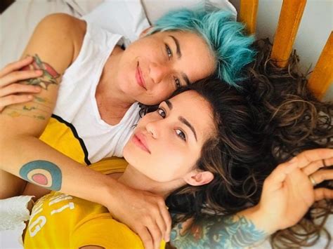 Nanda Costa E A Namorada Lan Lan Foto Reproduçãoinstagram Costa Marie Claire Camila Favs