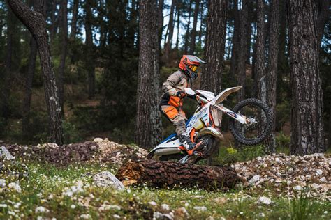 FIRST LOOK 2024 KTM SIX DAYS RANGE Transmoto