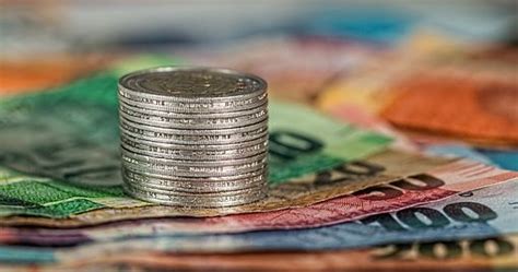 Perbedaan Menabung Dan Investasi Ydhartono