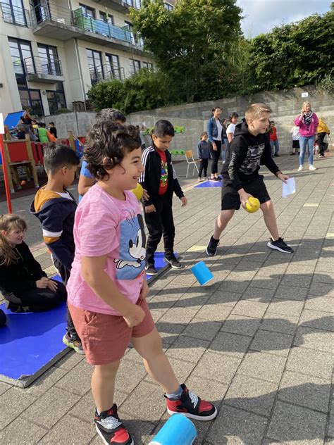 Classes Vertes Dernier Jeu Avant Le Repas Ensuite Retour La