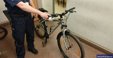 Policjanci odzyskali kradziony rower i zatrzymali mężczyznę który