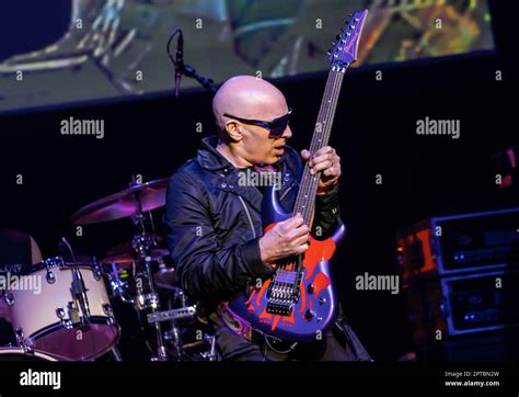 26 avril 2023 Naples Naples Italie Joe Satriani au théâtre Augusteo