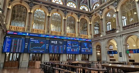 El Ibex 35 Baja Pero Aguanta Los 11 300 A La Espera De Las Actas De La