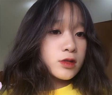 Pin by 투이 트랑 on Xinhh gái Girl hairstyles Hair styles Hair