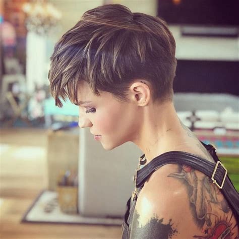 Short Pixie Haircuts Coolest Pixie Hairstyles