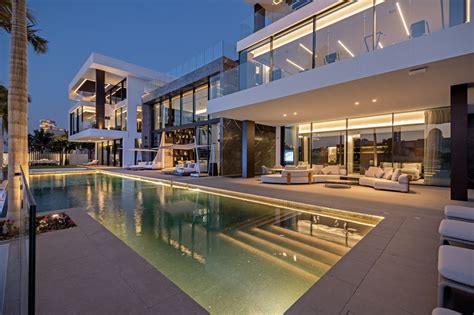 Luxury Villa On Palm Jumeirah In Dubai Dubai United Arab Emirates For