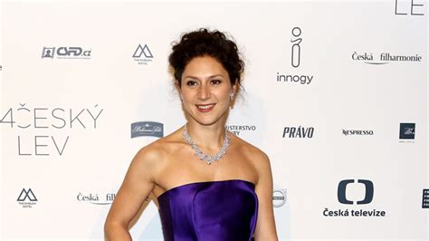 Galerie Martha Issov Na Esk Lvy U Obl Kla Pastelov R Ov