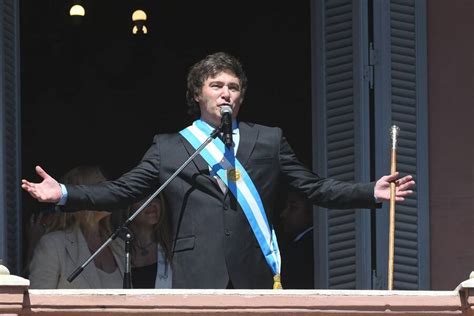 Milei tomó juramento a sus ministros a puertas cerradas